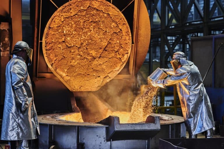 Refractories for the steel industry - furnaces, ladles, simulation